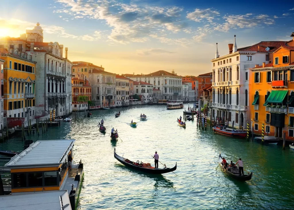 精選行程 - 李小龍旅行趣｜三立旅行社 SANLITOUR